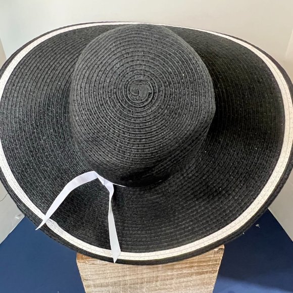 Robin Ruth | Accessories | Robin Ruth Black Straw Hat With White Trim ...